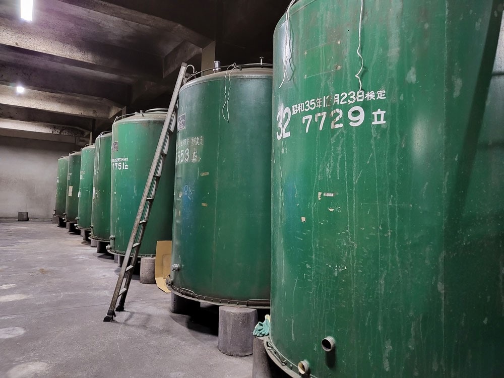 About sake storage tanks | Nakai Sake Brewery Co., Ltd.
