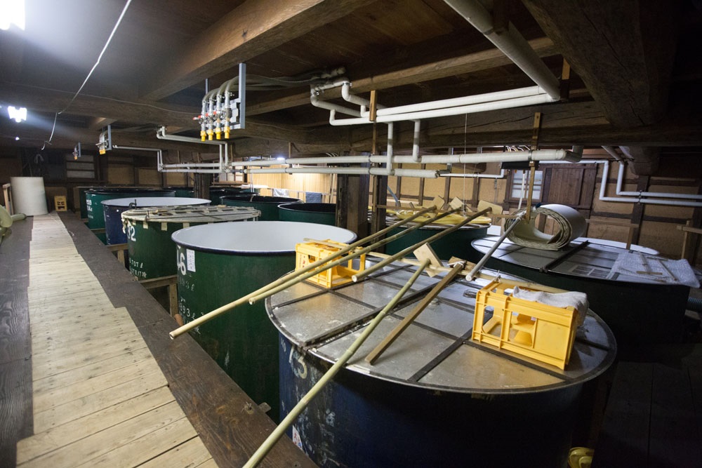 About sake storage tanks | Nakai Sake Brewery Co., Ltd.